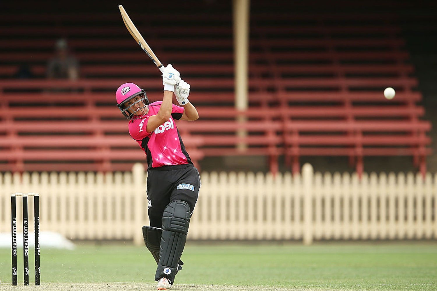 Sara McGlashan The WBBL Player Smashing Sixes in 2017 - Health Worlds News